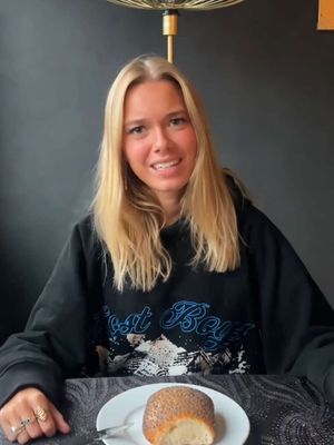 Login • Burst Creators